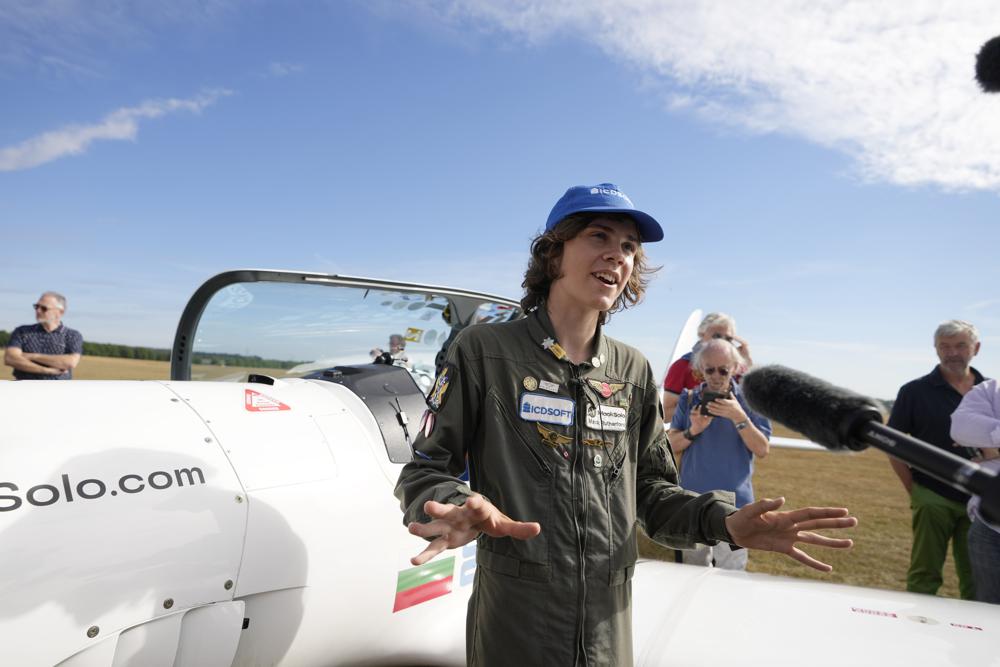 Teen pilot on track for solo global flight world record