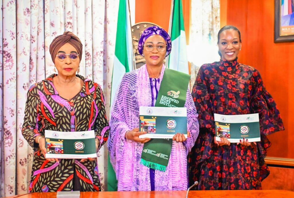 First Lady hosts stakeholders to select winning design for #OneNigeria ...