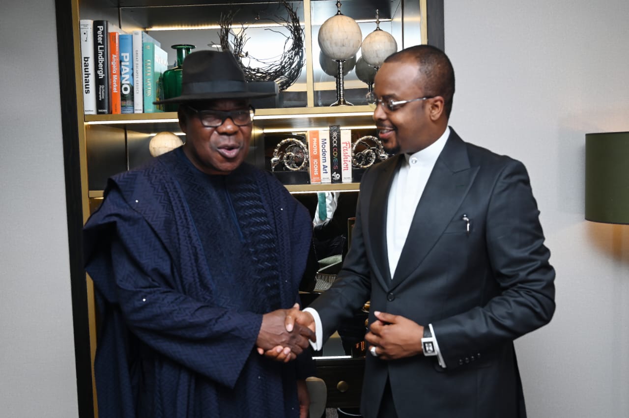President Yayi of Benin Republic congratulates Dr Stanley Uzochukwu at ...