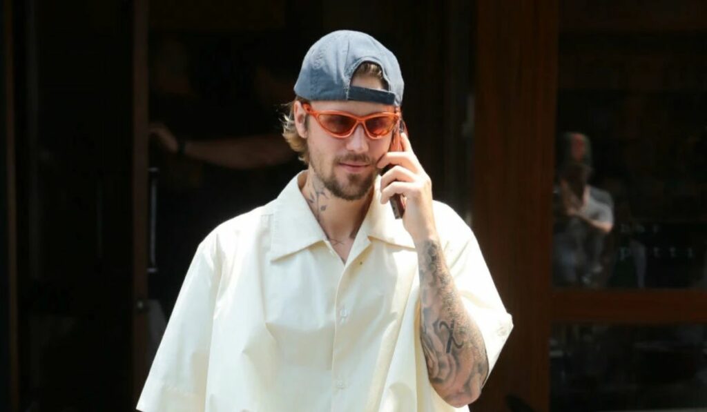 Justin Bieber addresses reports of being broke