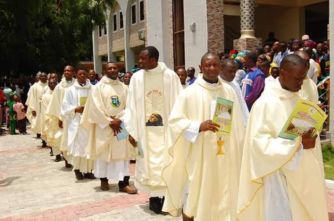 Catholic Community Thanks Dss Army For Rescuing Kidnapped Priest 32