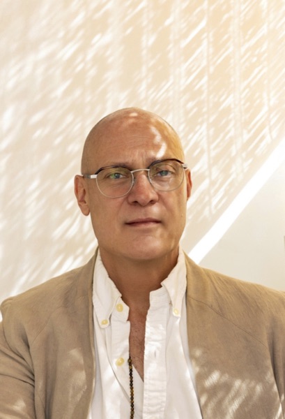 Reed Davis weaves Texture of Humanity at Nahous