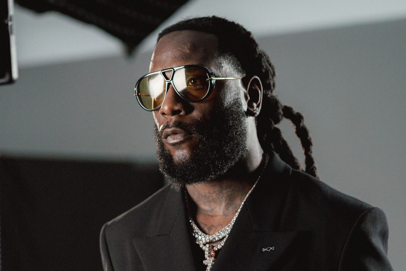 Leave online, face me — Burna Boy calls out Wizkid – The Sun Nigeria