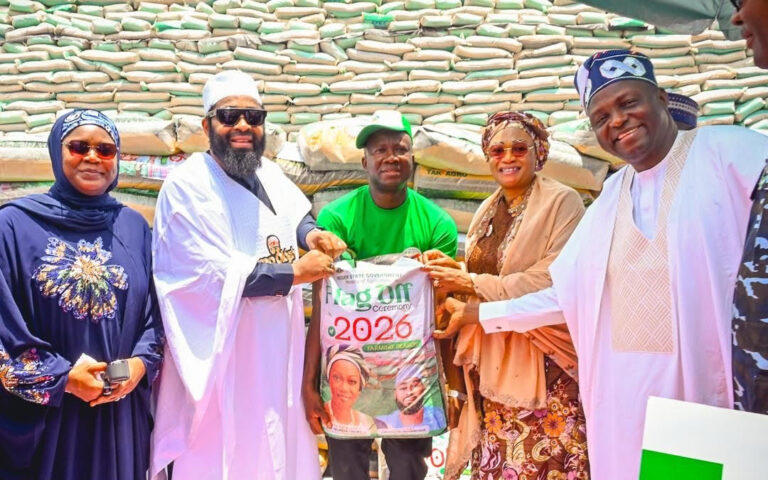 First Lady flags off 2026 planting season in Niger