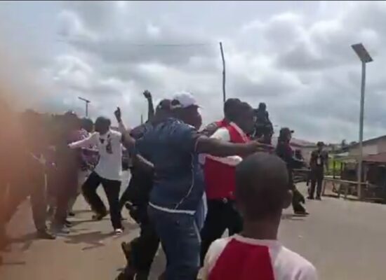 Ekiti 2026: Voters chase away EFCC operatives in Iyin-Ekiti