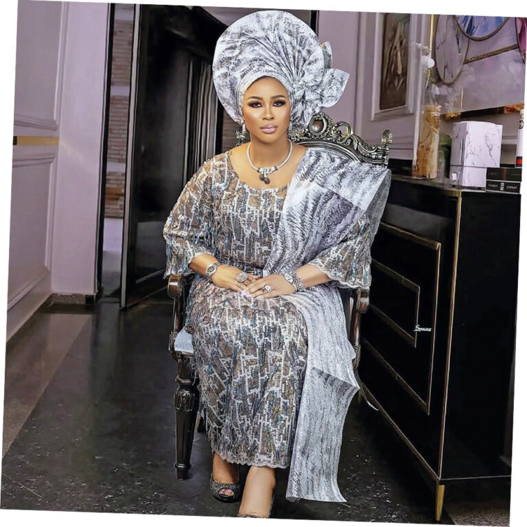 Big, bold gele style is back