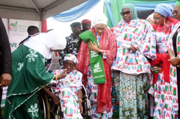 First Lady empowers 1,000 petty traders in FCT with cash